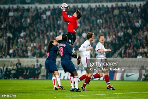 Paris Saint Germain 2004 Photos And Premium High Res Pictures Getty Images