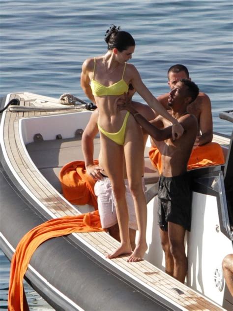 Stars On Boats And In Bikinis See Photos Hollywood Life