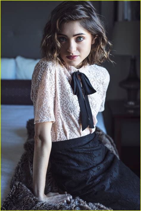 Natalia Dyer Bellezza Ragazze Castane