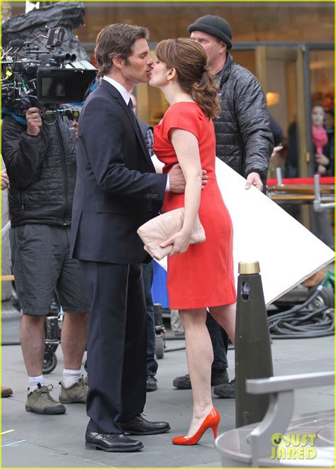 James Marsden And Tina Fey Kiss On 30 Rock Set Photo 2647147 James