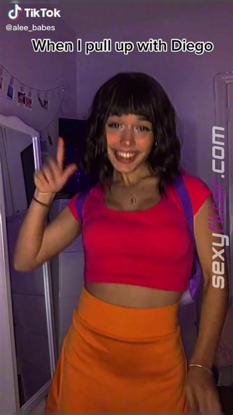 Sexy Alejandra Olivera Shows Cosplay