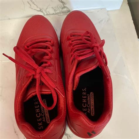Skechers Mens Size 8 Red S