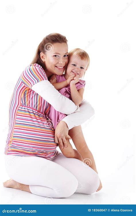 Zwangere Moeder Met Haar Dochter Stock Afbeelding Image Of