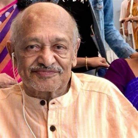 நடிகை தேவயானியின் தந்தை ஜெய்தேவ் காலமானார் Actress Devayani Father Passed Away Vikatan