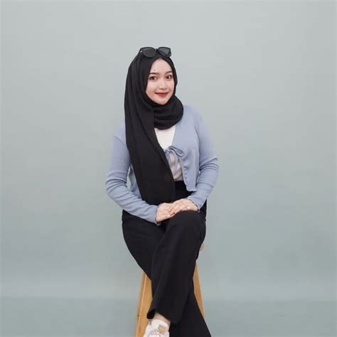 𝗗𝗲𝘀𝘁𝗶 𝗣𝘂𝘁𝗿𝗶 𝗙𝗶𝘁𝗿𝗶𝗮𝗻𝗶 𝗠𝗼𝗻𝗮 Dpfmona • Threads Say More