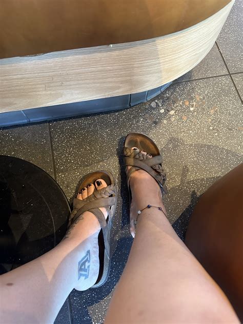So Damn Sweaty 🥵 R Sweatyfeets