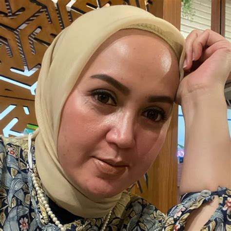 Imel Amalia Imel Amalia • Threads Say More