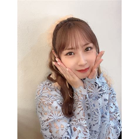 高柳明音 🪽💛🪽 明日であっという間に ソロライブ名古屋から1週間！ 時間が経つと 「あれは、夢だったんじゃないか、、？」 って感じで不思議な気持ちです。笑 夜公演は 本編とアンコールで