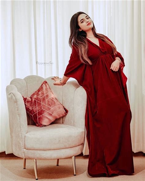 റോബിനുമായി നിശ്ചയം കഴിഞ്ഞ് 1 വർഷം ആയില്ലേ ഇനിയും വിവാഹമില്ലേ ആരതി