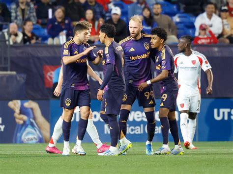 La Galaxy Y Fc Dallas Empataron 2 2 En Un Partido Lleno De Emociones