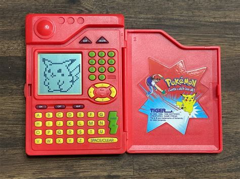 Vintage Pokemon Pokedex 1998 Tiger Electronics Handheld Toy Tested