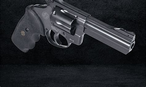 Taurus Lança Revólver Rm64 Novo Modelo Da Centenária Marca Rossi O