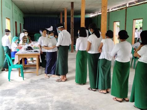 နတ်မောက်မြို့နယ်တွင် ကျောင်းကျန်းမာရေး အသိပညာပေးဟောပြောပွဲကျင်းပ