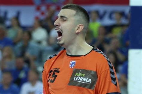 Video LjubuŠak Ponovno Briljirao Matej Mandić Ove Sezone Je Ključ Zagrebovih Dobrih Rezultata U