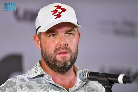 رياضي الأسترالي ليشمان يتصدر منافسات ليف جولف الأفراد وفريقي ريبر