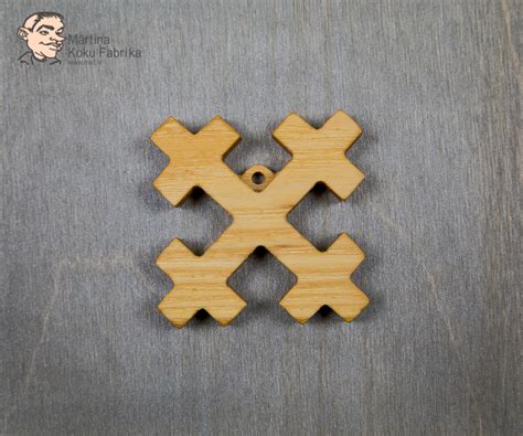 Māras Krusts Mārtiņa Koku Fabrika