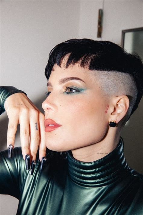 Halsey Behind The Scenes At Snl Halsey Mullet Hair Halsey Undercut