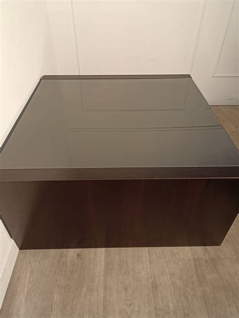 Bobby Table Basse Carrée Marron En Verre 49 € Bon état