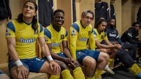 ‘ted Lasso Looks For Hope On And Off The Pitch