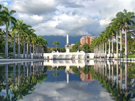 Monumento A Los Precursores Caracas Venezuela Amazing Venezuelan Places Caracas South