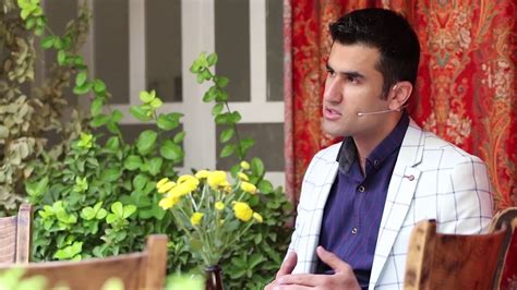 مصاحبه مهندس شاکری زاده با پوریا برزین رتبه ۱۰ منطقه یک کنکور تجربی ۹۷ Youtube