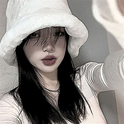 She Is So Cuteeeeee Cute Selfie Ideas Cute Selfies Poses Korean Photo