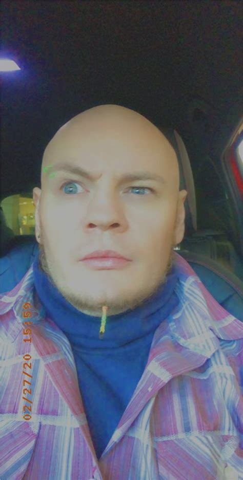 Daniel Warren Voice Giant