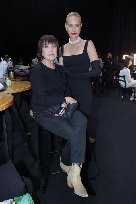 שירה איסקוב בהופעה פומבית ראשונה עם בן הזוג