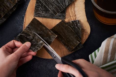 How To Make Dashi Katsuobushi Dashi Kombu Dashi Sushisushi