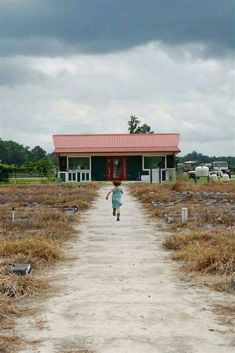 Farmlife Countryliving Photo Credits Jen Roulo Farm Life House Styles Country Living