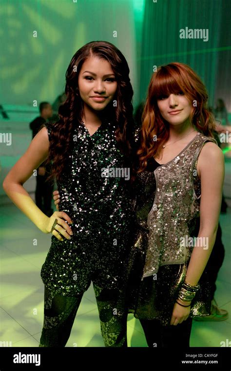 Zendaya Bella Thorne Shake It Up Nqflwv