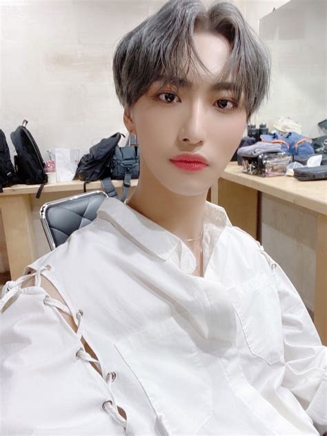 Ateez Perú 「twitter」•130720• 💬 Seonghwa Selfie De Facebook