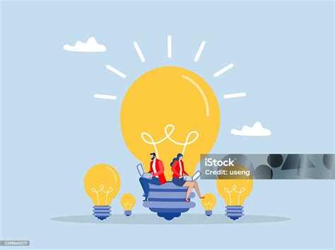 작업 문제를 해결하는 창의적인 아이디어 기업가 솔루션 밝은 전구 아이디어 성공에 컴퓨터 노트북으로 작업하는 스마트 사업가 새로운 혁신 개념 벡터를 발견 개발에 대한 스톡