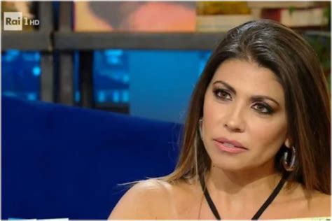 We Music Le Nuove Schiariture Di Flora Canto Il Cambio Look