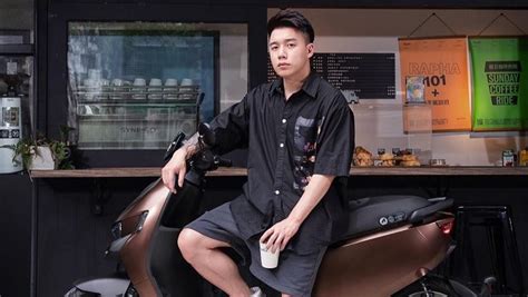 隔空交戰館長！toyz突爆左臉被打「瘀血整片麻掉」 驚人傷勢曝 娛樂星聞