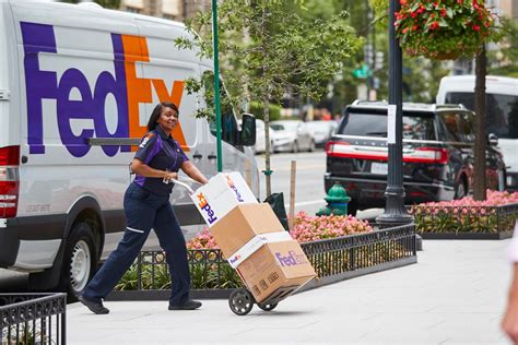 Fedex Fdx Company Profile Stock Price News Rankings Fortune