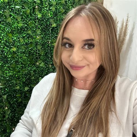 Hannah Zermeno Executive Assistant Clarity Home Builders Linkedin