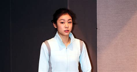 Md포토 김연아 살짝 긴장한듯