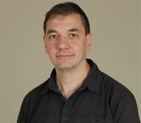 Immobilization Of Biantennary N Glycans Leads To Branch Specific