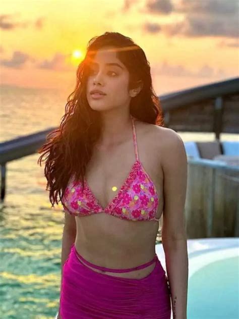 10 Times Janhvi Kapoor Showed Off Her Sultry Side In Skimpy Bikinis