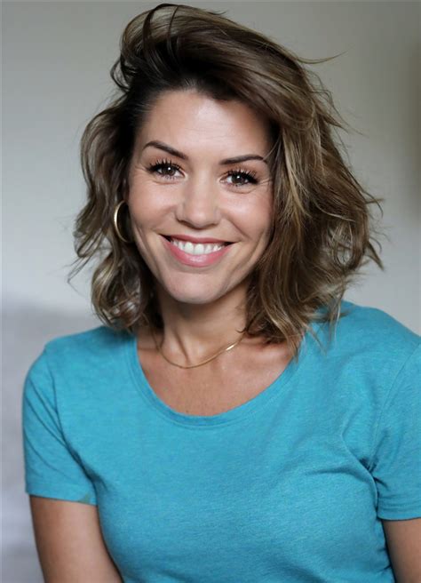 Laurie Peret Fiche Artiste Artiste Interprète Agencesartistiques