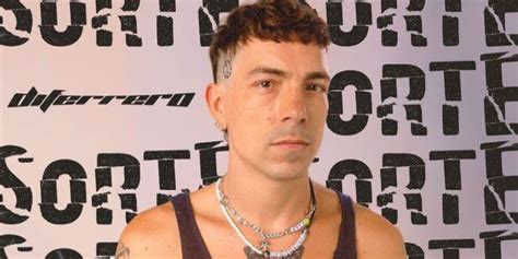 Di Ferrero Saiba Tudo Sobre A Vida E Carreira Do Cantor