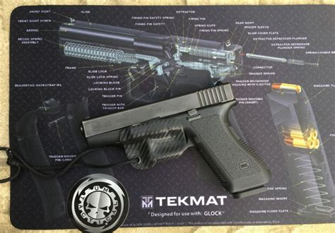 Glock 17 9mm Pistol 3d Cut Away Tekmat Colour Schematic Diagram