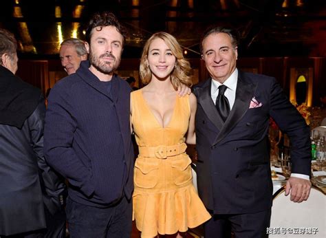 美国女星caylee Cowan，曲线丰满，性感美艳 搜狐大视野 搜狐新闻