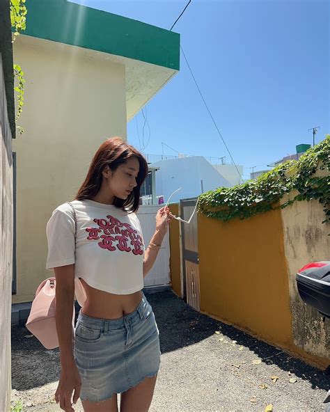 김짤닷컴 오또맘 밀착 민소매 미시룩 몸매 라인