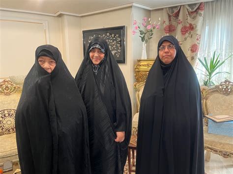 گزارش تصویری دیدار مسئولان بنیاد شهید و امور ایثارگران با خانواده شهید اخوین انصاری