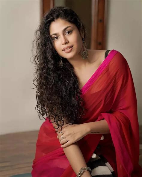 Dazzling Clicks Of Faria Abdullah In Saree Dazzling Clicks Of Faria Abdullah In Saree