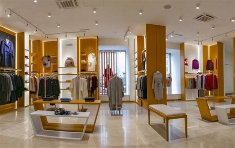 Дэлхийн хамгийн том ноолууран хувцасны дэлгүүр нээгдлээ