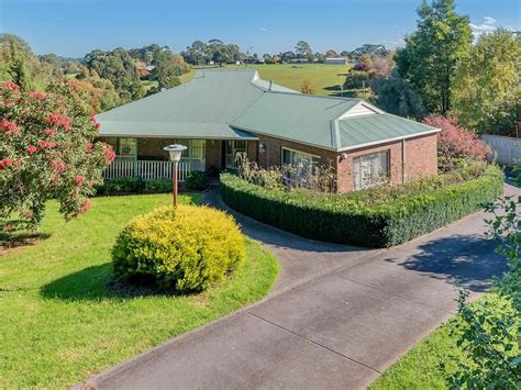 2 Hunter Close Drouin Vic 3818 Property Details