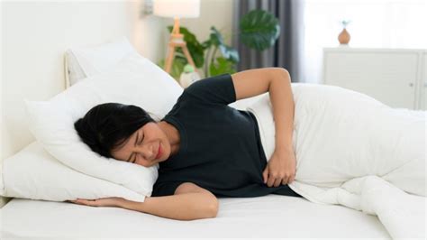 Apakah Mual Muntah Saat Hamil Tanda Bayi Cerdas